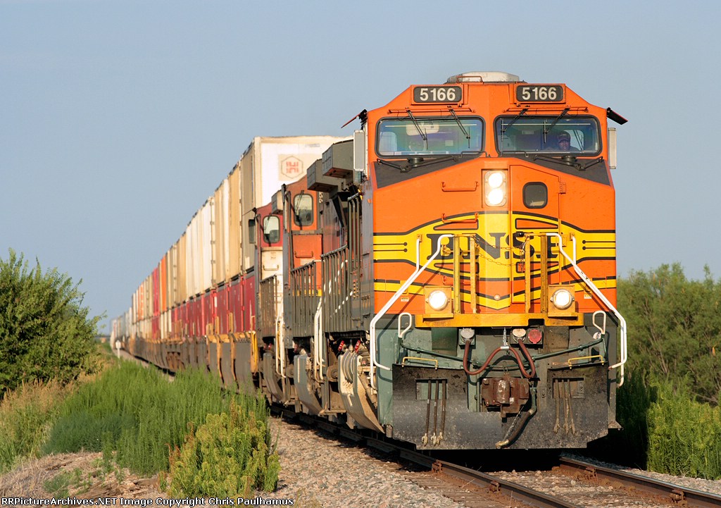BNSF 5166